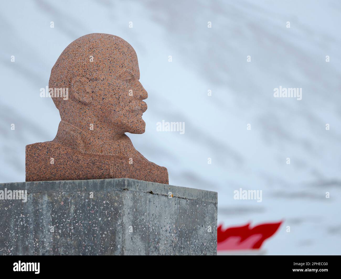 Lenin on the main square. Pyramiden, abandoned russian mining ...