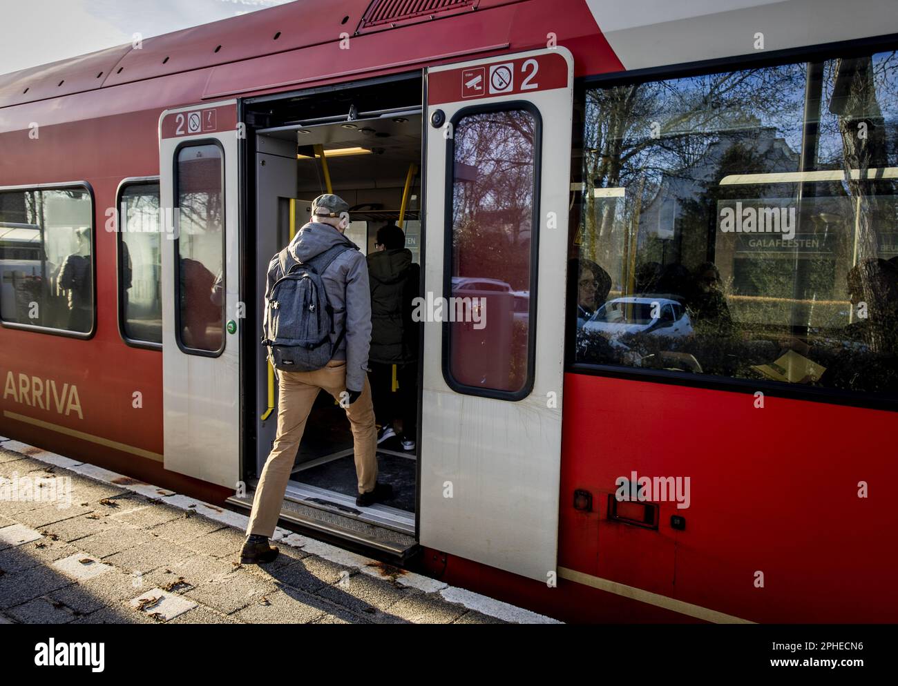 Public transport main rail network hi-res stock photography and images ...