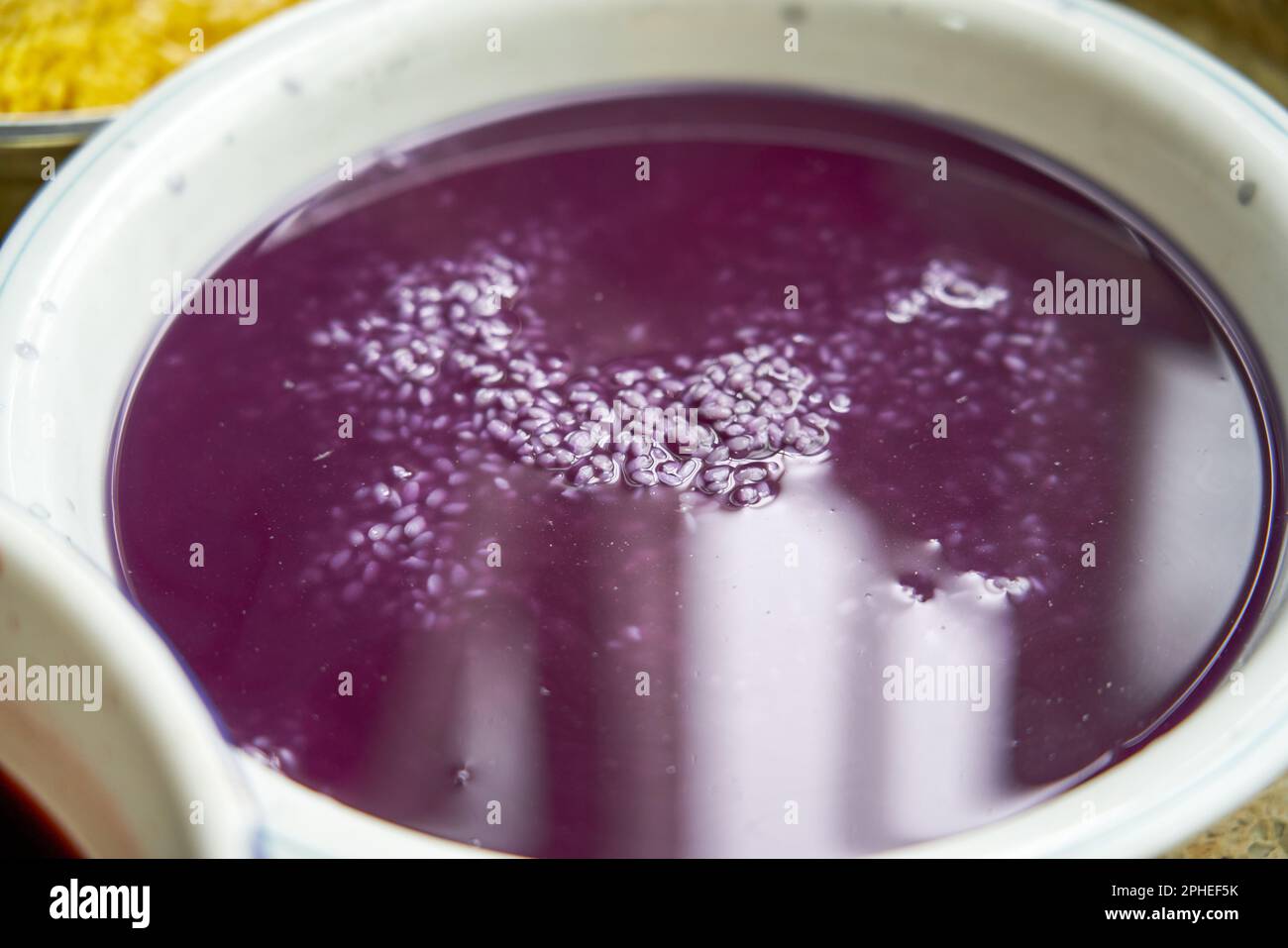 The process of making five-color glutinous rice, a traditional food for ...