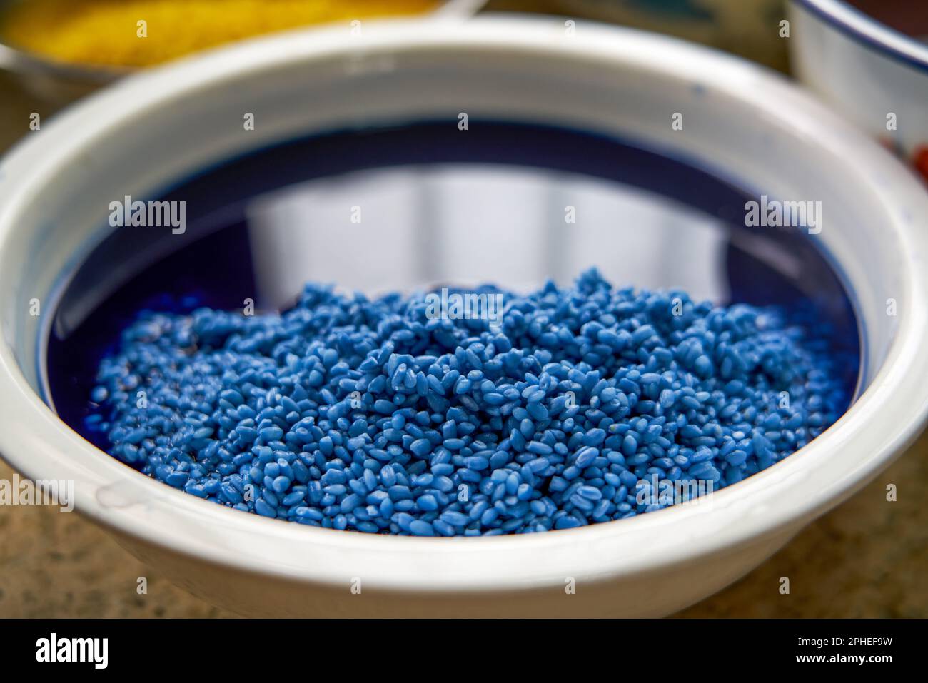 The process of making five-color glutinous rice, a traditional food for ...