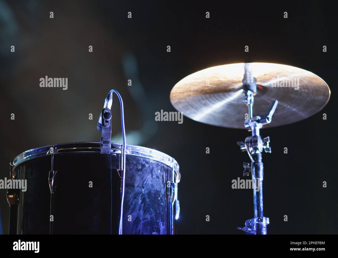 Standing drum kit hi-res stock photography and images - Alamy