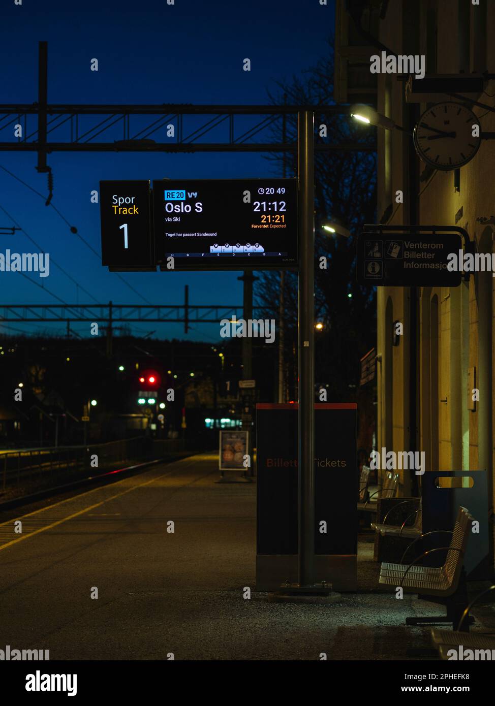 Train platform at Moss train station, Moss, Norway - 2023 Stock Photo ...