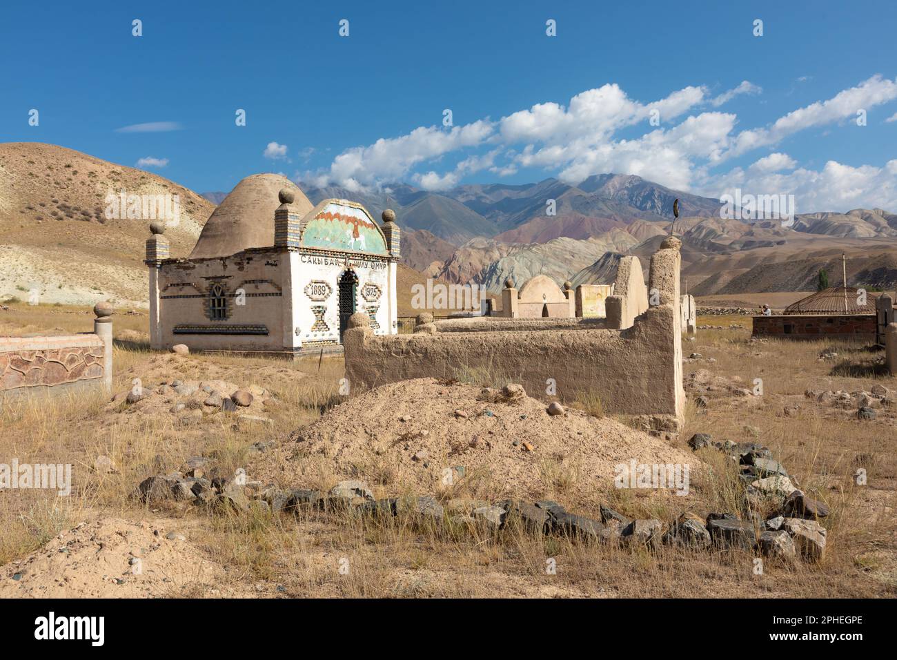 Historic cemetery near Kysyl Oi, Kyrgyzstan Stock Photo - Alamy