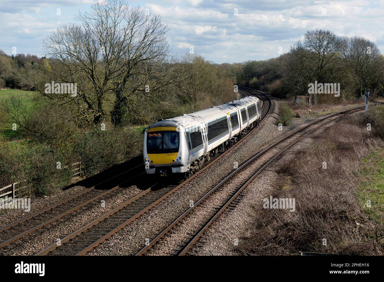 Chiltern Railways class 168 diesel train at Hatton North Junction ...