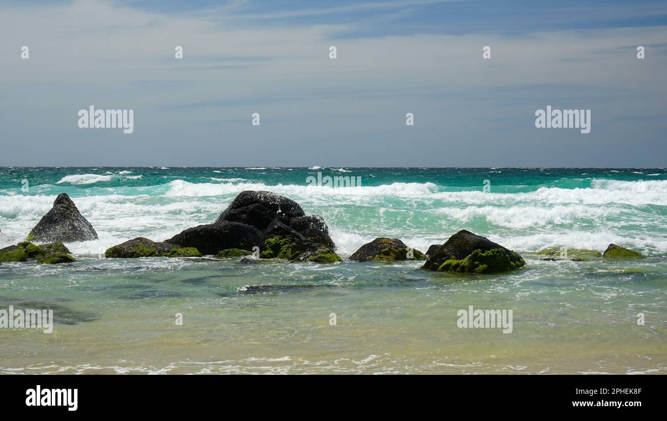 Rocks and surf hi-res stock photography and images - Alamy