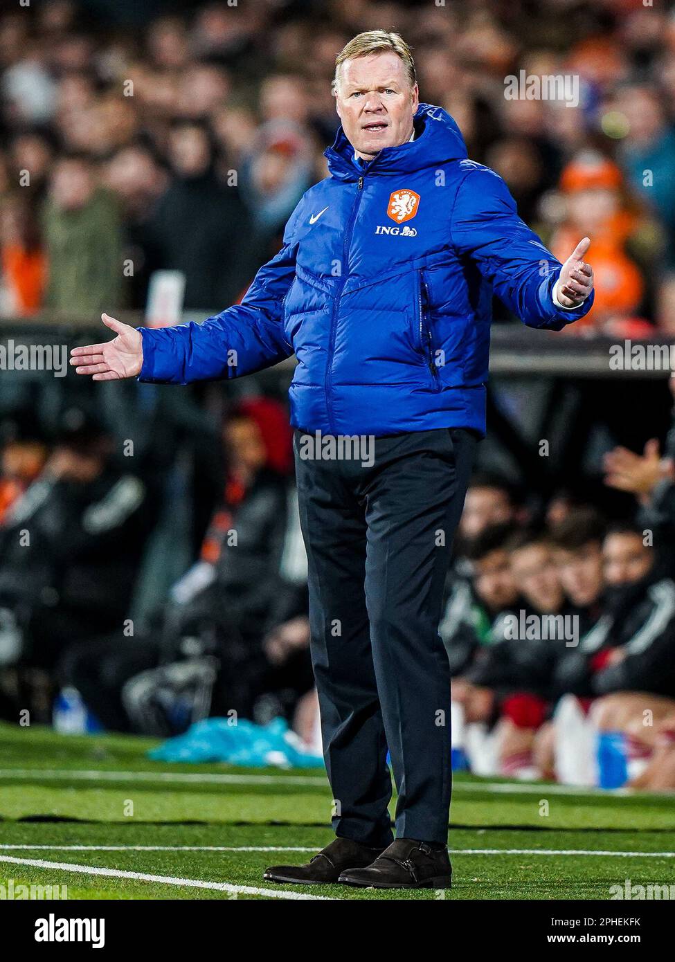 Rotterdam - Netherlands coach Ronald Koeman during the match between ...