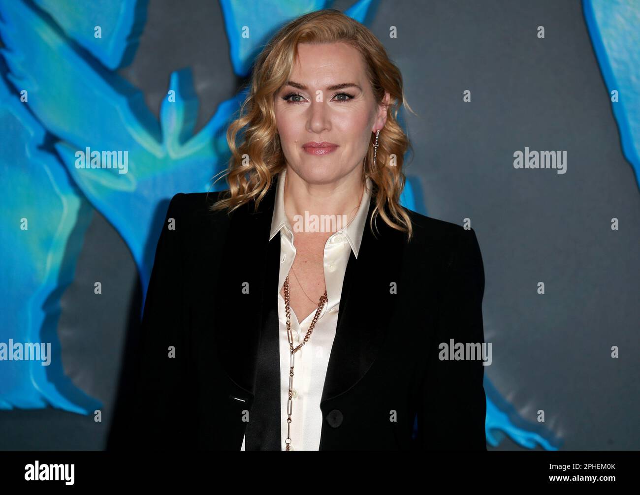 Kate Winslet attends the "Avatar: The Way Of Water" photocall at Corinthia London in London ...