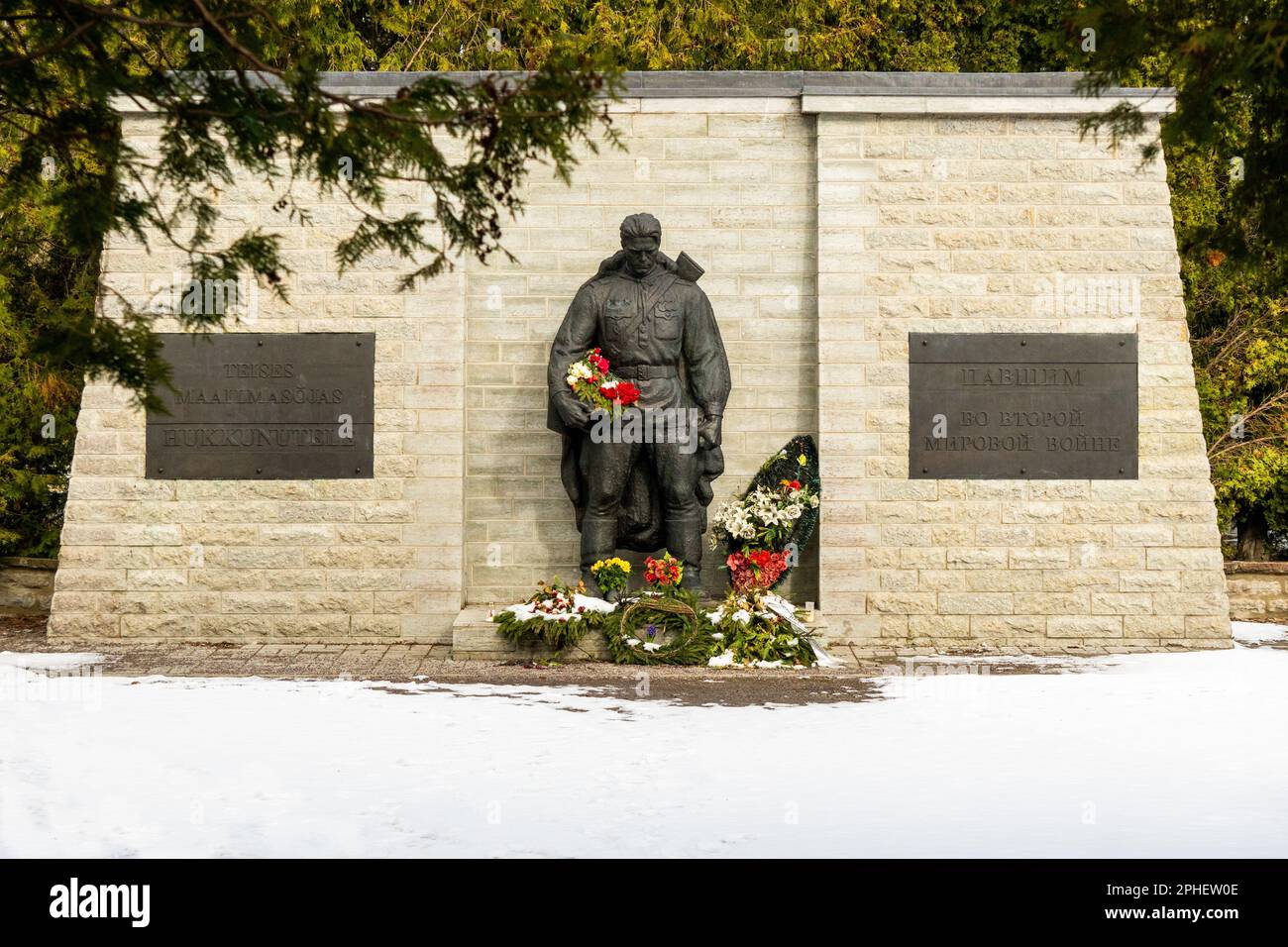 Tallinn, Estonia - 03/28/2023: Bronze Soldier monument on Military ...