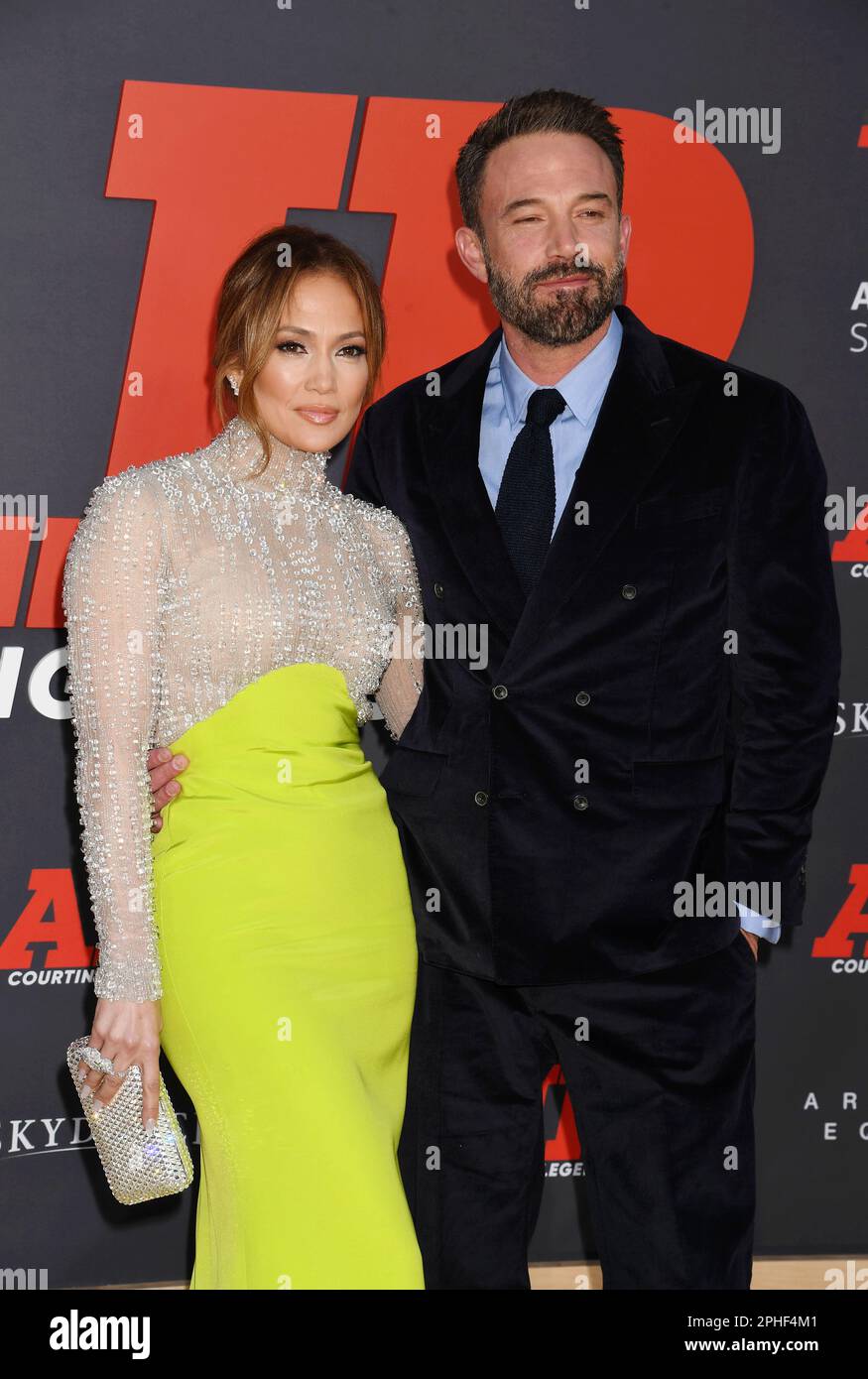 LOS ANGELES, CALIFORNIA - MARCH 27: (L-R) Jennifer Lopez and Ben ...
