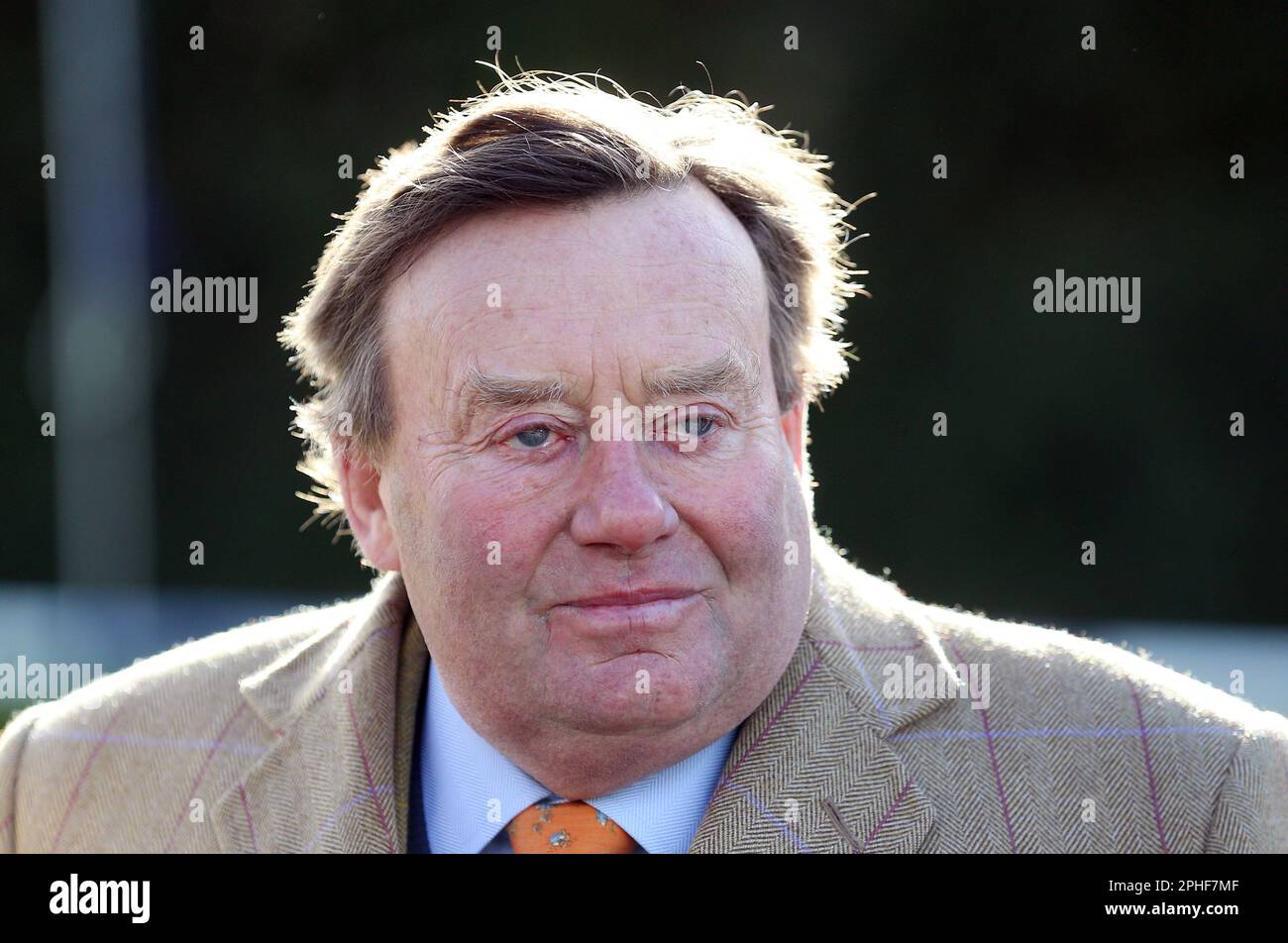 Nicky henderson aintree hi-res stock photography and images - Alamy