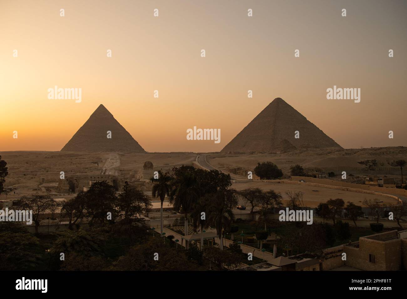Egyptian pyramids sunset hi-res stock photography and images - Alamy