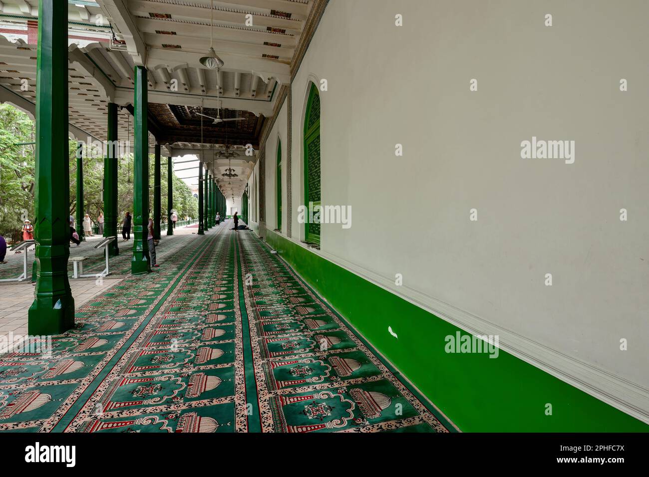 Id Kah Mosque is located in Kashgar, Xinjiang, China, and is the ...