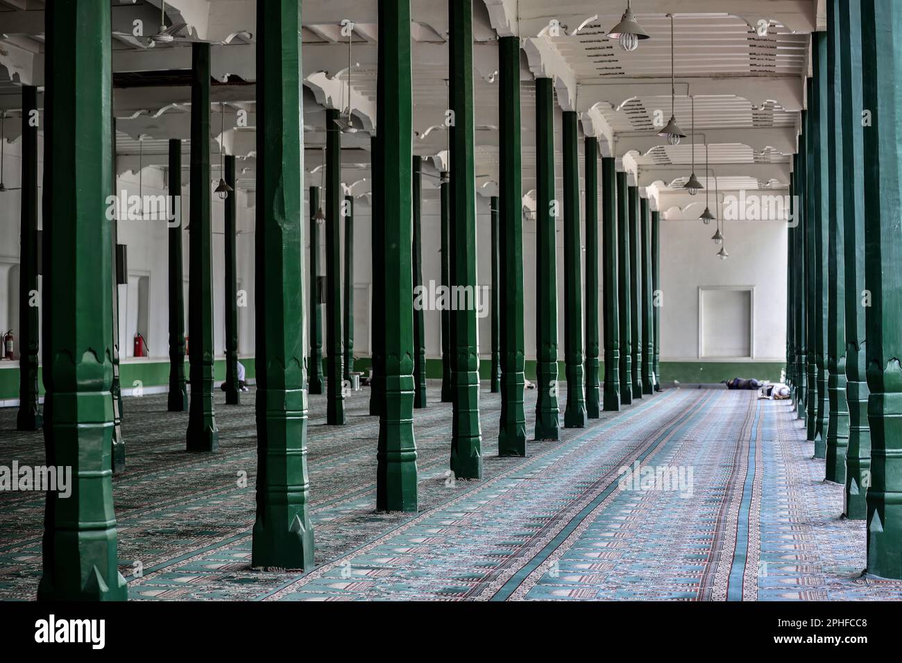 Id Kah Mosque is located in Kashgar, Xinjiang, China, and is the ...