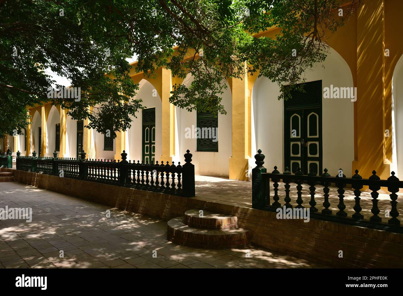 Id Kah Mosque is located in Kashgar, Xinjiang, China, and is the ...