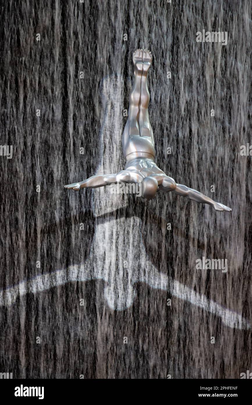 A vertical shot of the Dubai Mall Waterfalls statue Stock Photo - Alamy