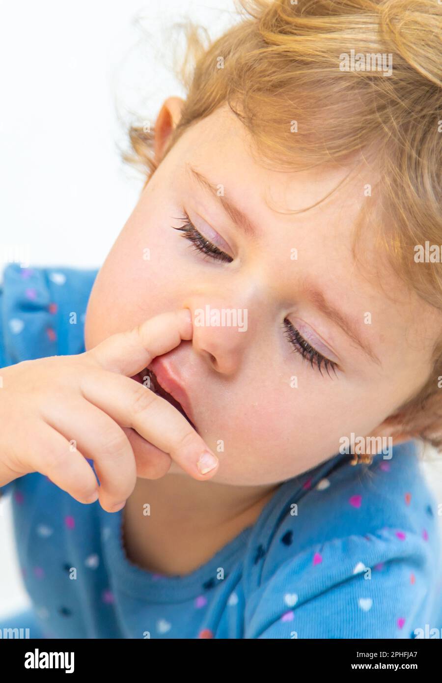 Girl digging with stick hi-res stock photography and images - Alamy