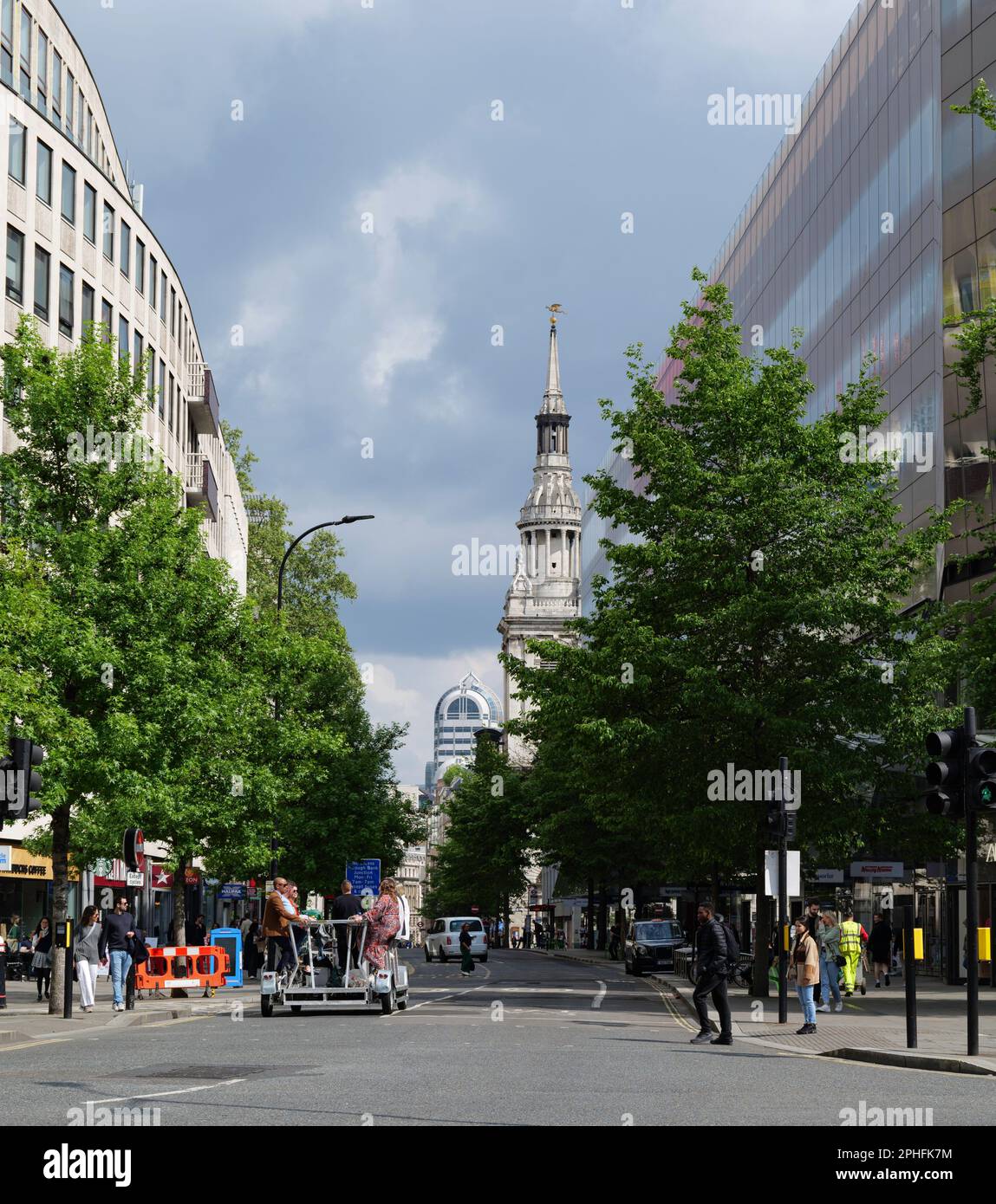 London - 05 07 2022: View of the Cheapside opposite St Paul's Cathedral ...