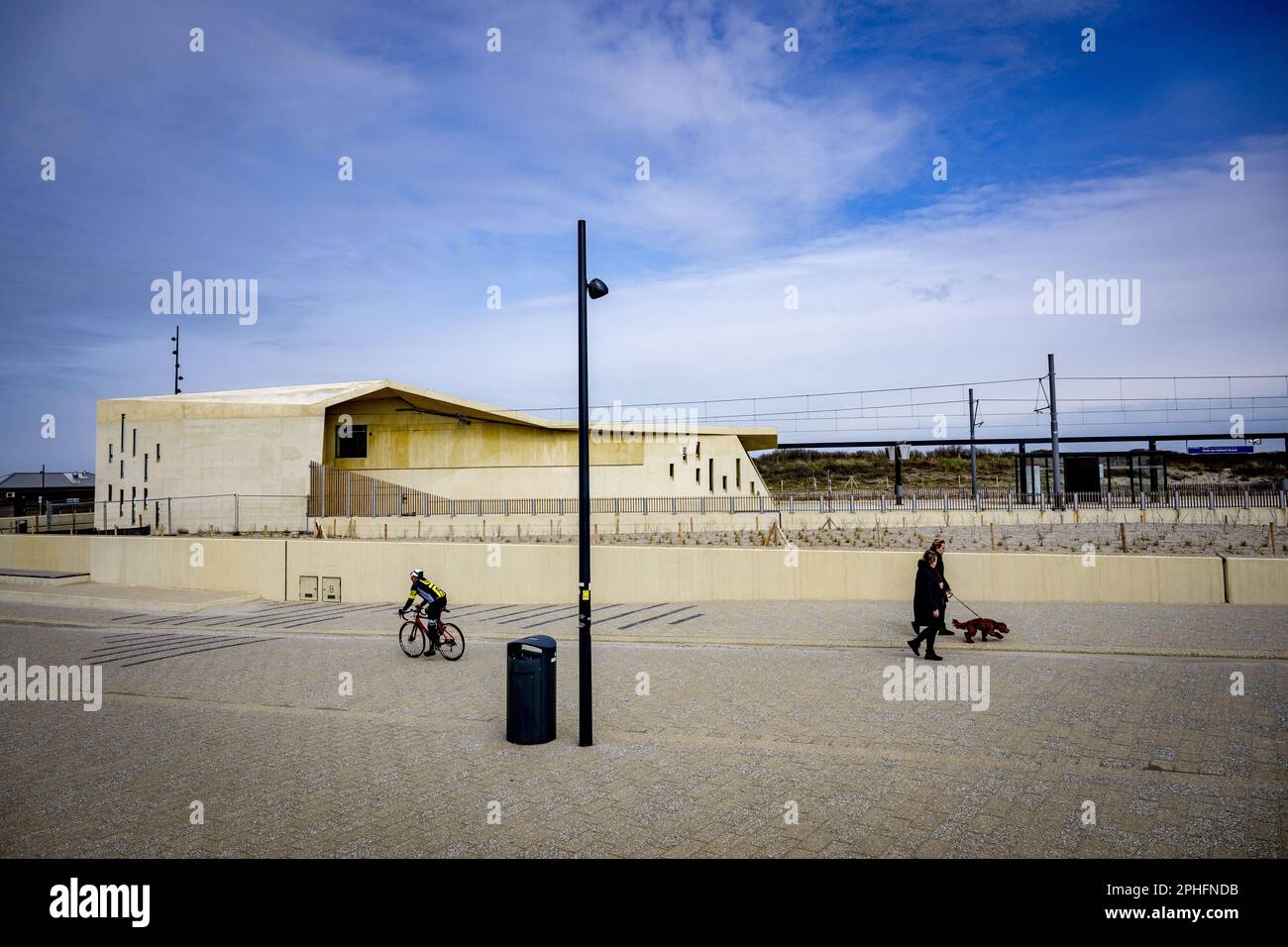 Netherlands ret subway train at subway hi-res stock photography and ...