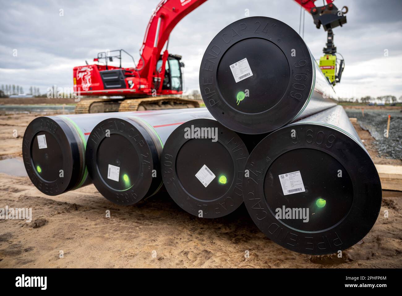 Westerstede, Germany. 28th Mar, 2023. Pipes for a new natural gas ...