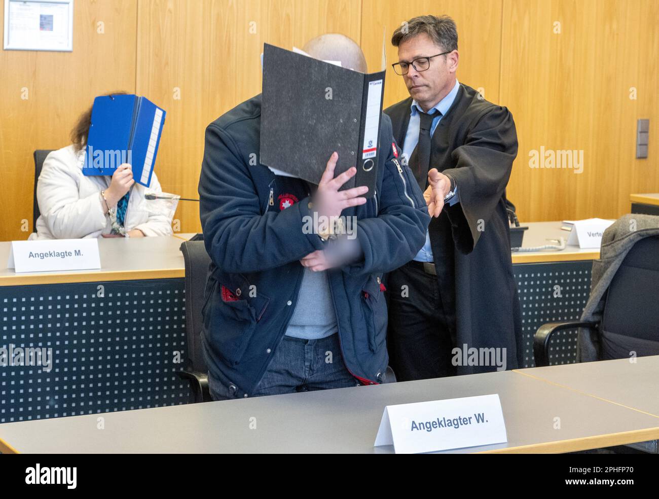 R with hands tied hi-res stock photography and images - Alamy