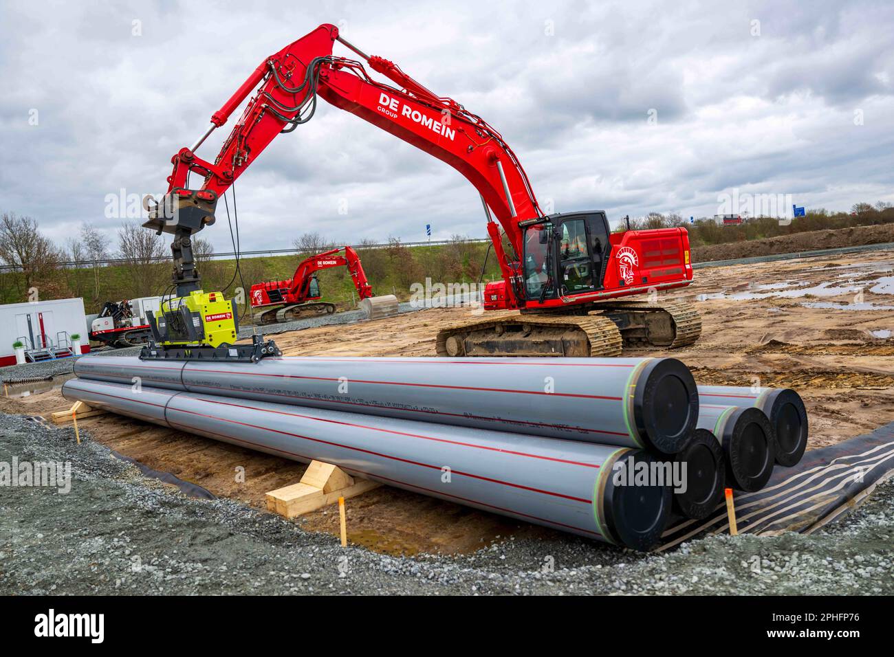 Westerstede, Germany. 28th Mar, 2023. Pipes for a new natural gas ...