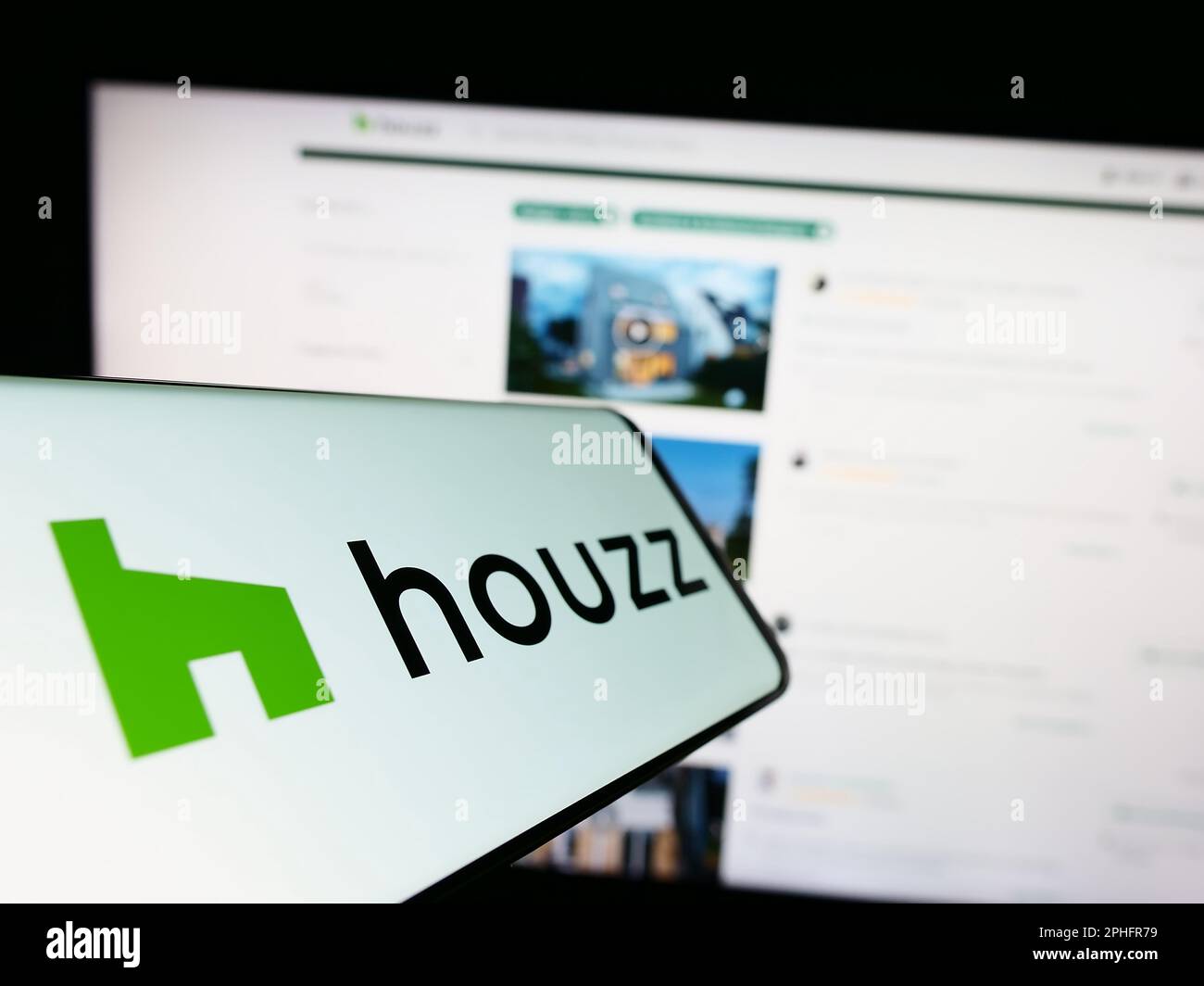 Houzz logo hi-res stock photography and images - Alamy