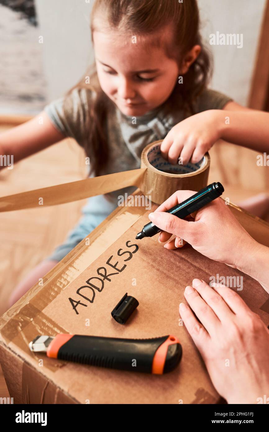 Wrap sender hi-res stock photography and images - Alamy