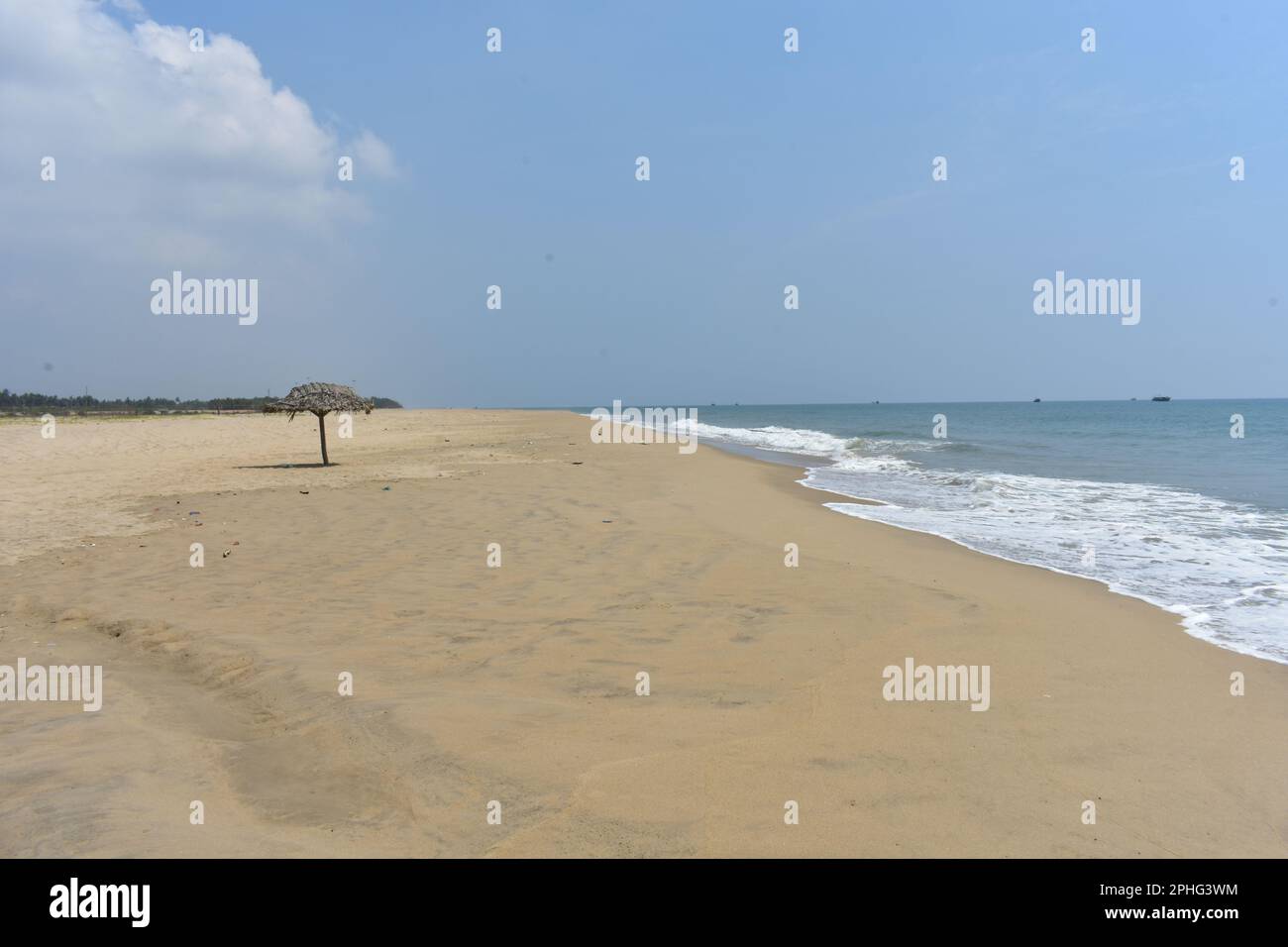Paradise beach in Pondicherry in sunny day Stock Photo - Alamy