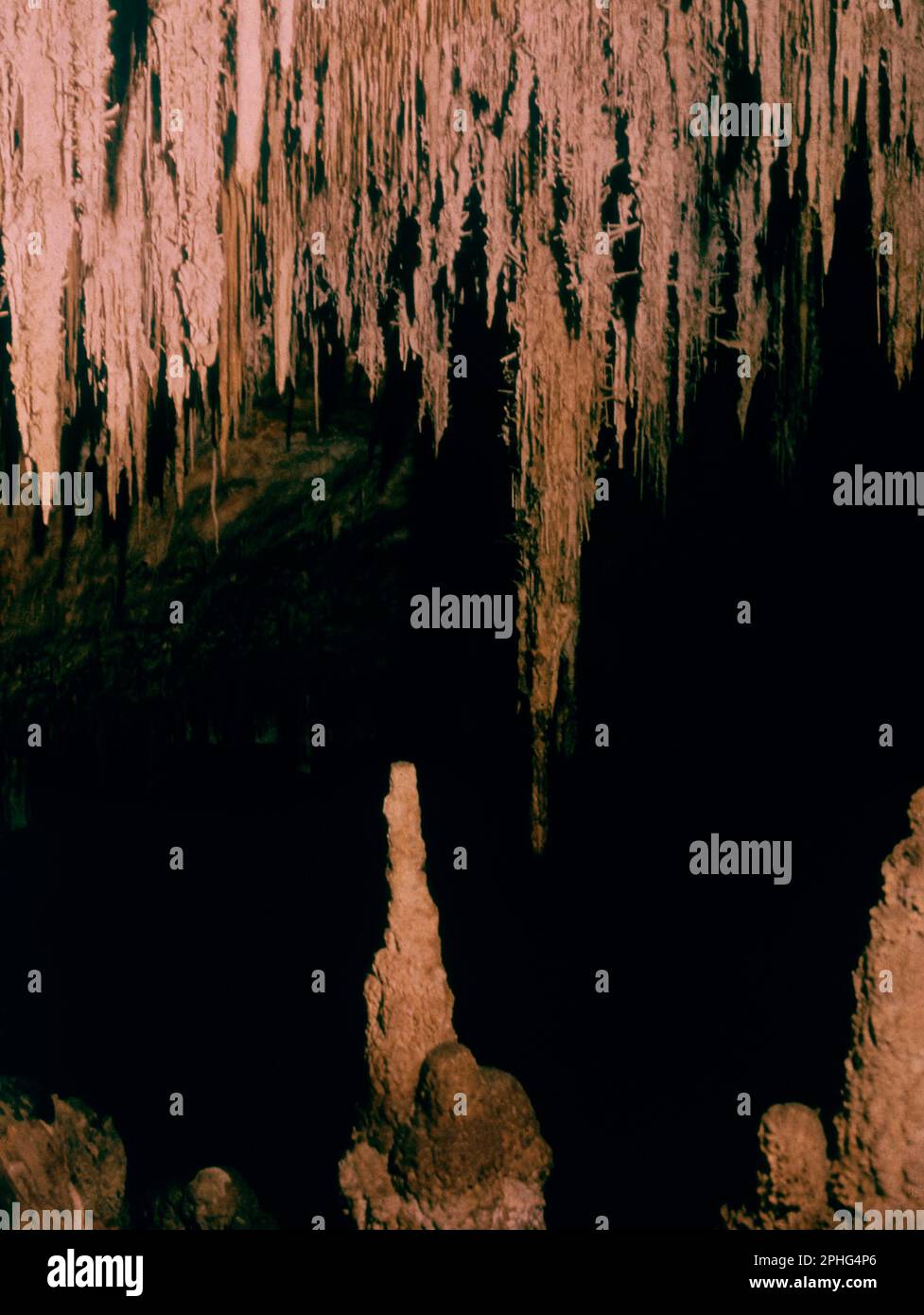 Cuevas y estalagmitas hi-res stock photography and images - Alamy