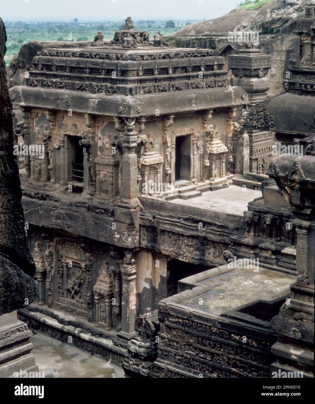 TEMPLO DE KAILASANATHA TALLADO EN UNA UNICA ROCA MONOLITICA - SIGLO ...