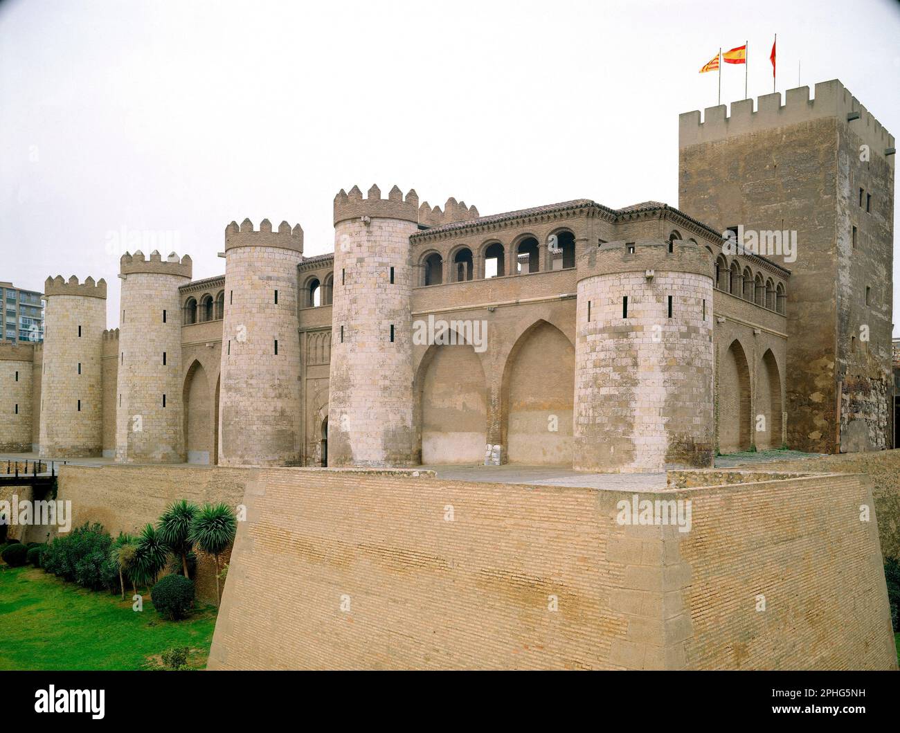 EXTERIOR-MURALLAS DE ALJAFERIA-OCUPADO POR REYES DEL XI AL XVI ...