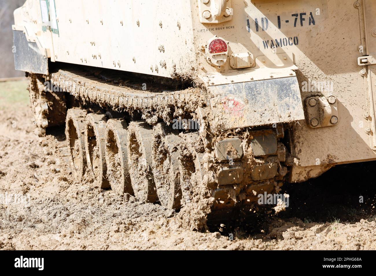 28 March 2023, Bavaria, Grafenwöhr: A U.S. M109A7 Paladin self ...