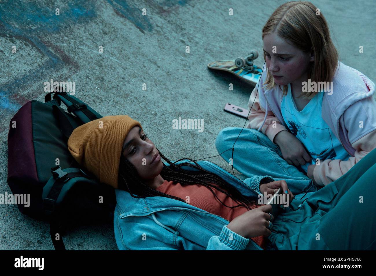 SAAR ROGIERS and DUNIA ELWALEED in SEA SPARKLE (2023) -Original title ...