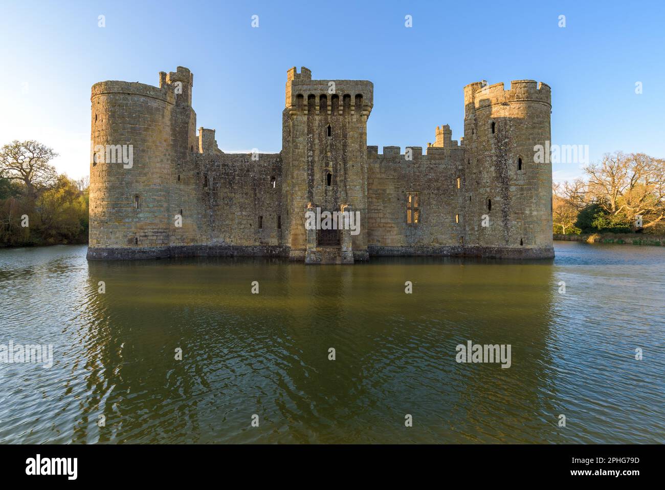 Bodiam Castle, 14th-century medieval fortress with moat and soaring ...