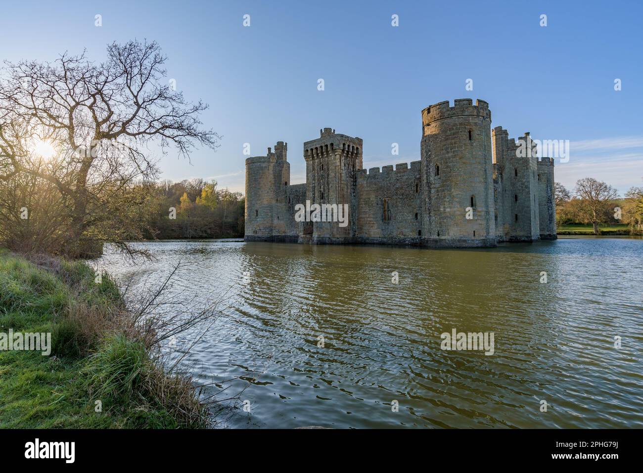 Bodiam Castle, 14th-century medieval fortress with moat and soaring ...