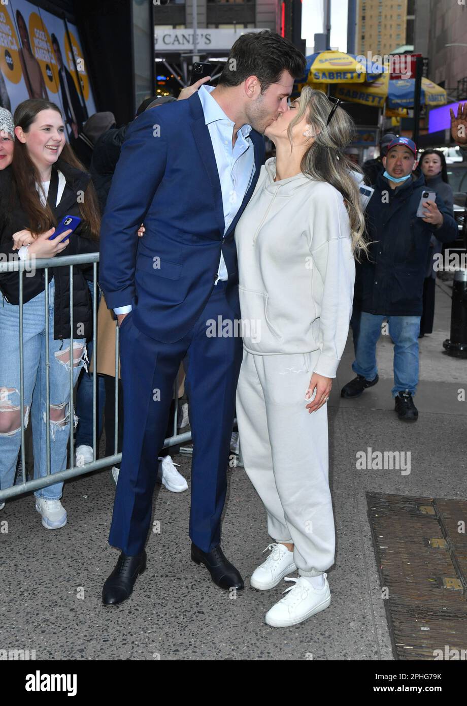 Photo by: NDZ/STAR MAX/IPx 2023 3/28/23 Zach Shallcross and Kaity ...