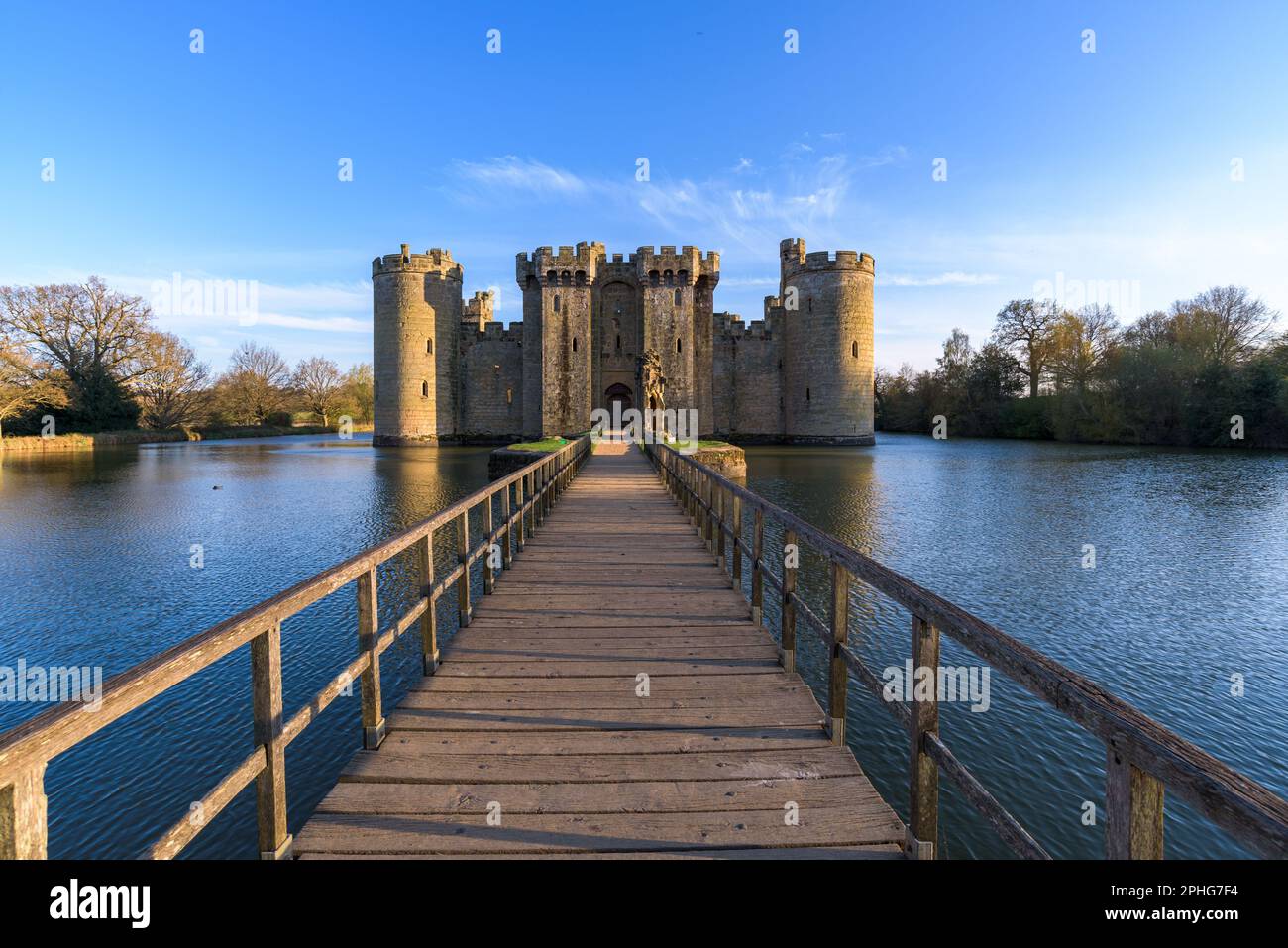 Bodiam Castle, 14th-century medieval fortress with moat and soaring ...