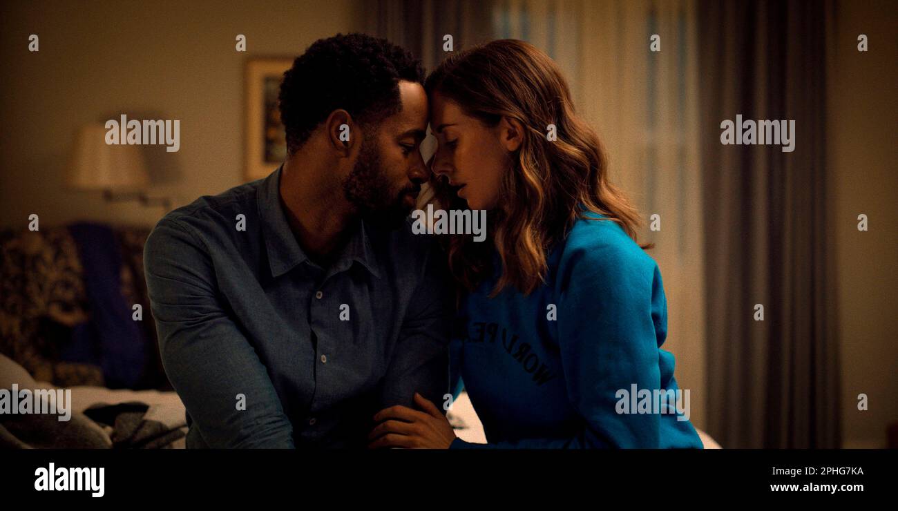 ALISON BRIE and JAY ELLIS in SOMEBODY I USED TO KNOW (2023), directed by DAVE FRANCO. Credit ...