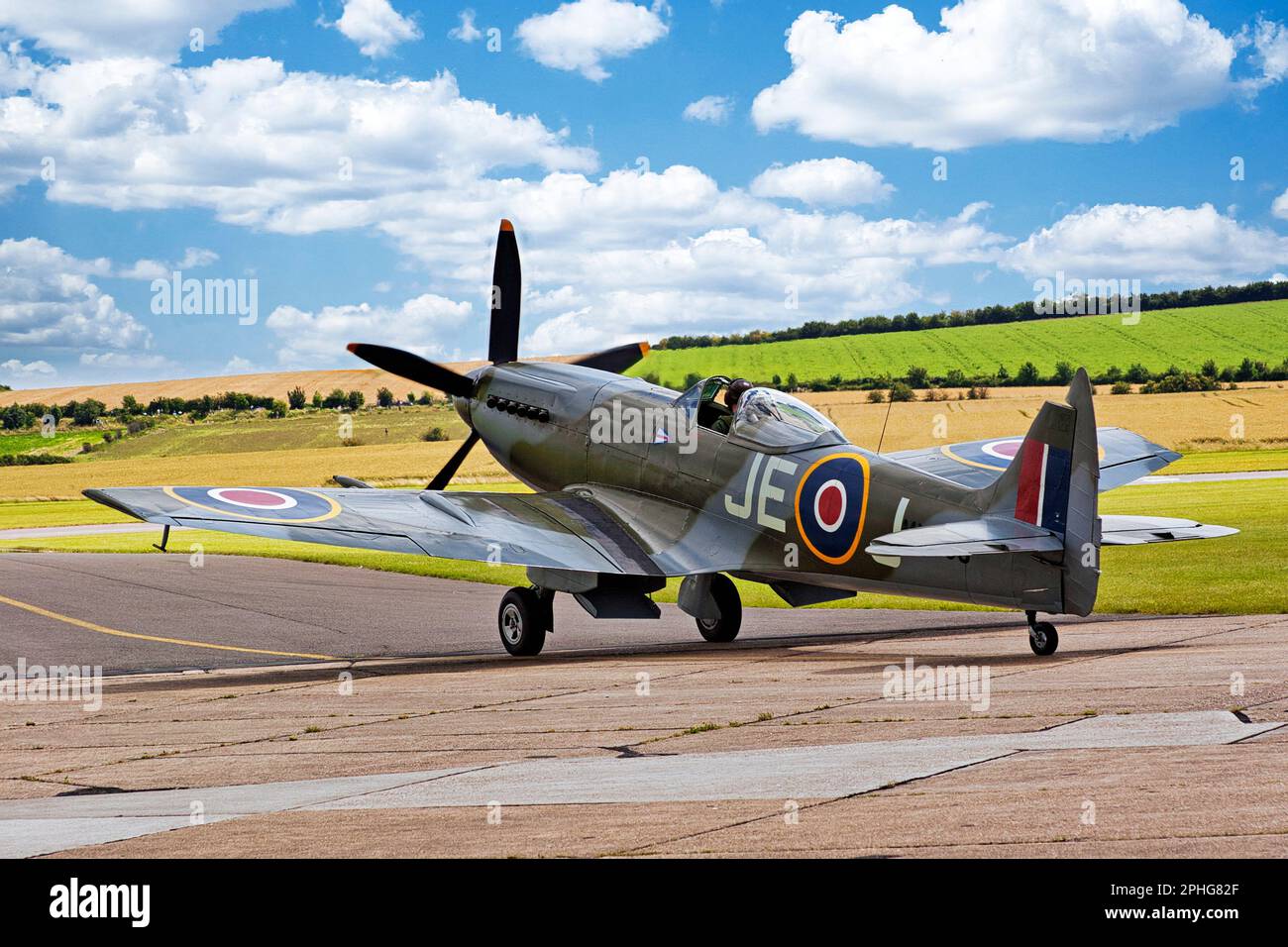 Aircraft Supermarine Spitfire Mk XIV Duxford UK Stock Photo - Alamy