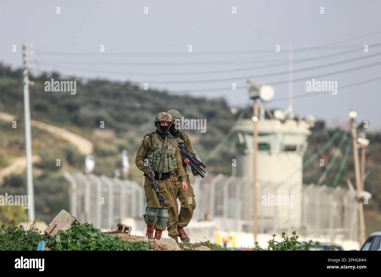 Military roadblocks hi-res stock photography and images - Alamy