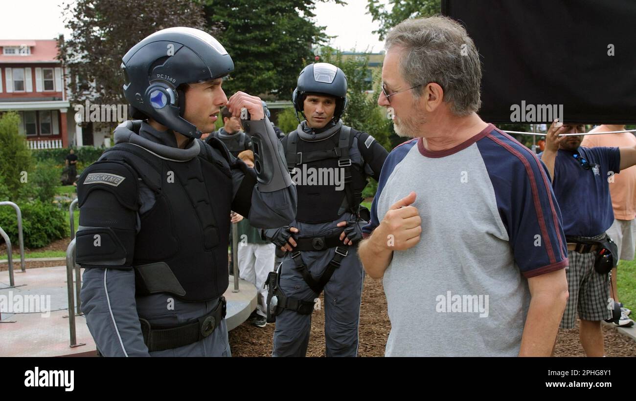 TOM CRUISE and STEVEN SPIELBERG in MINORITY REPORT (2002), directed by ...