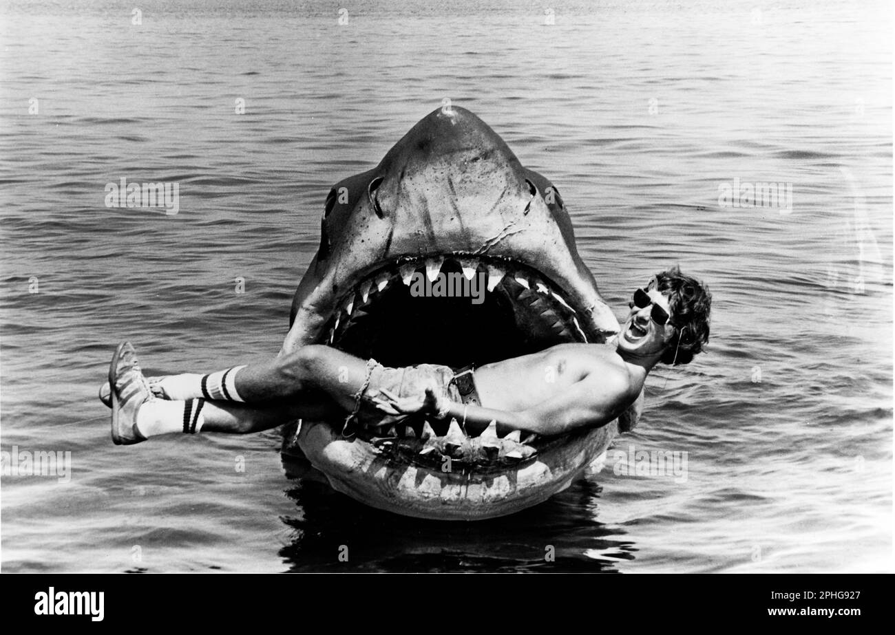 STEVEN SPIELBERG in JAWS (1975), directed by STEVEN SPIELBERG. Credit: Zanuck/Brown Productions ...