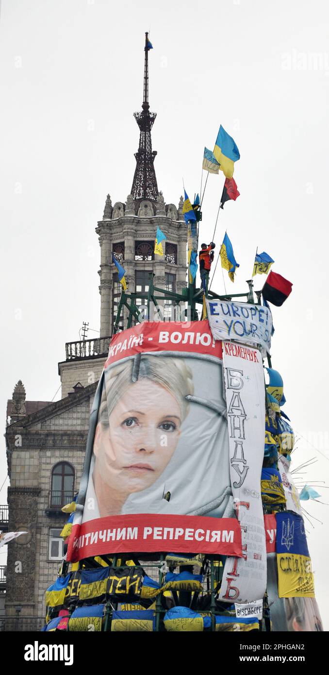 Dispersal of euromaidan hi-res stock photography and images - Alamy