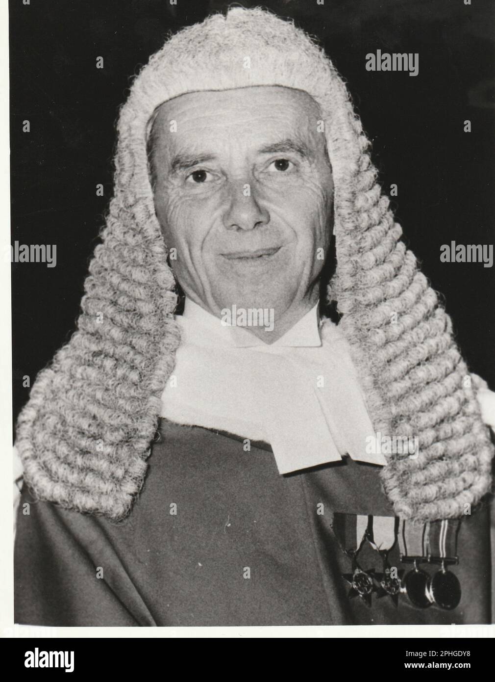 JUDGE PETER BRISTOW, 1985 PIC MIKE WALKER, 1985 Stock Photo - Alamy