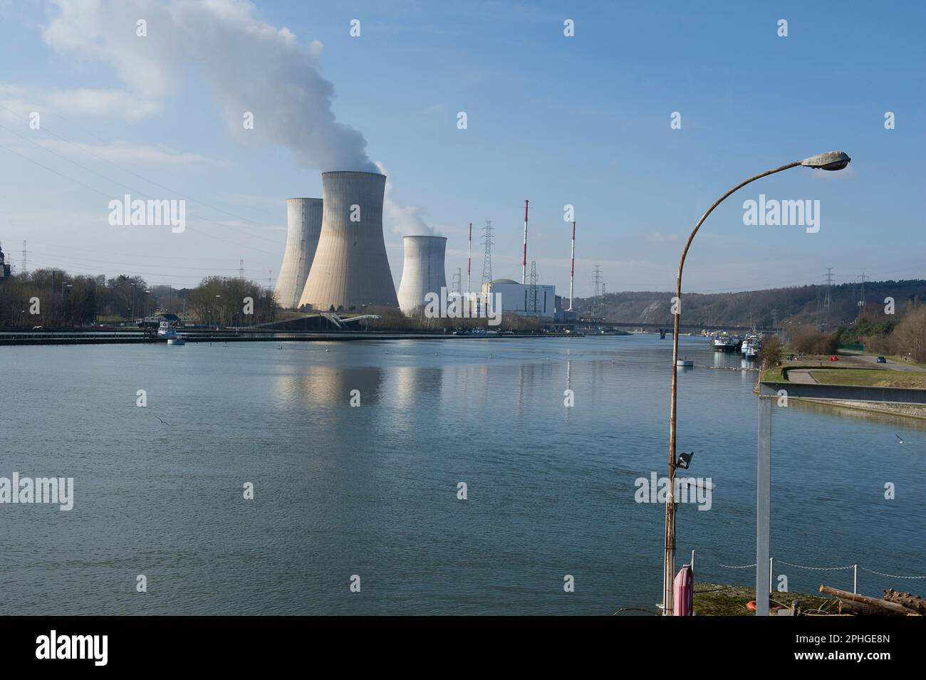 The nuclear central of Tihange is located along the river Meuse. The ...