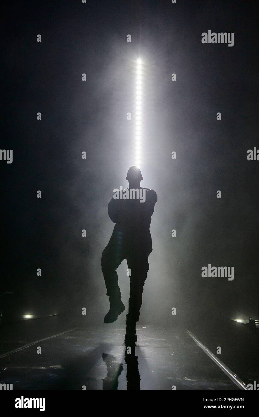 The irish singer songwriter Dermot Kennedy performs live in Brussels ...