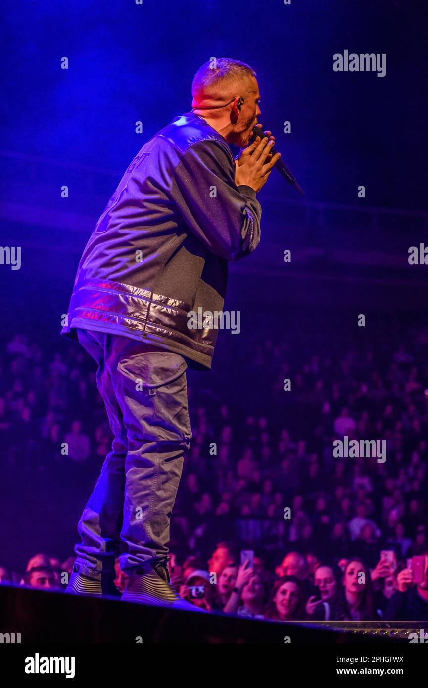 The irish singer songwriter Dermot Kennedy performs live in Brussels ...