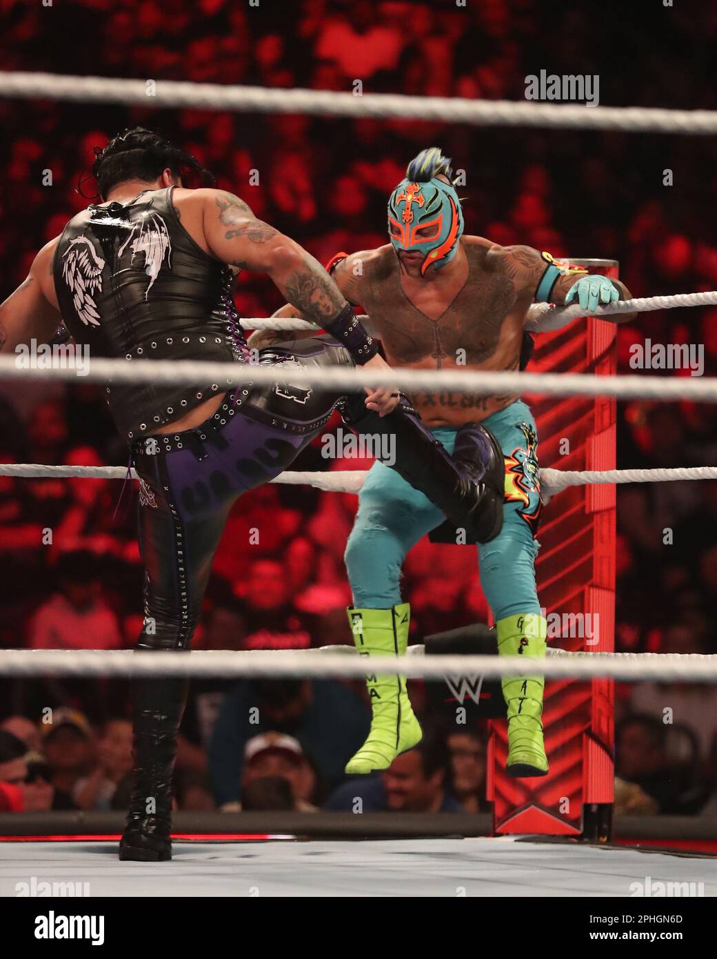 PHOENIX, ARIZONA - MARCH 27: WWE WrestleMania RAW at the Footprint ...