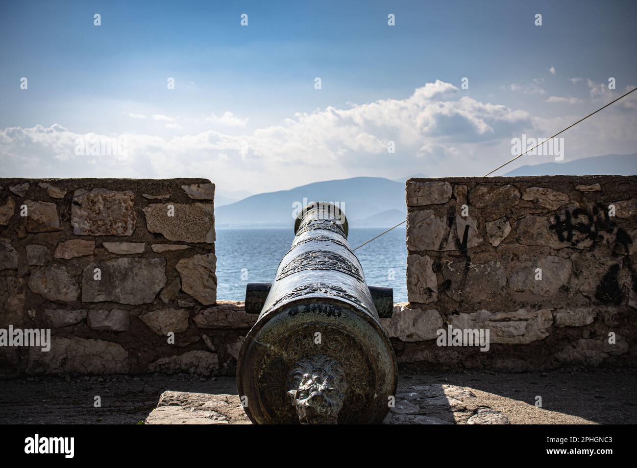 Falconet cannon hi-res stock photography and images - Alamy