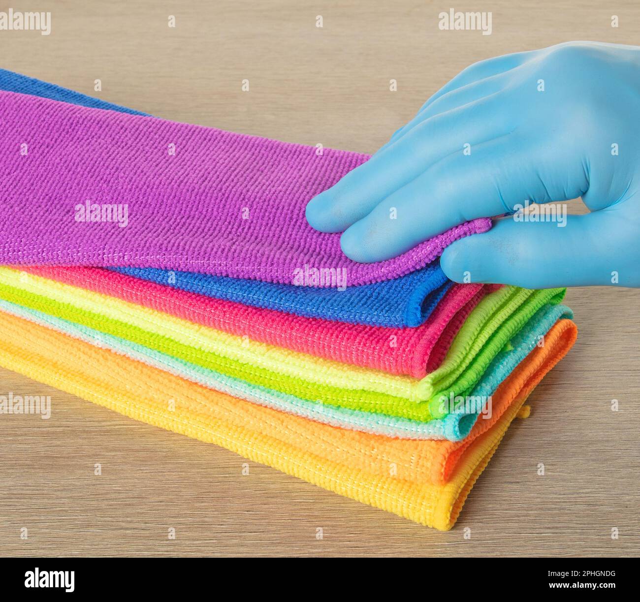 Hand towel hi-res stock photography and images - Alamy
